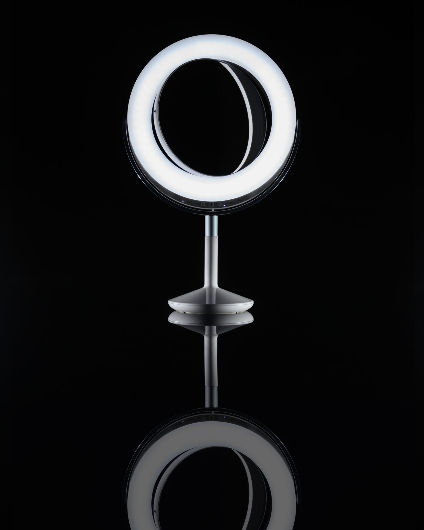 Kelly Mondora founder of Ilios Lighting: Revolutionary All-In-One ...