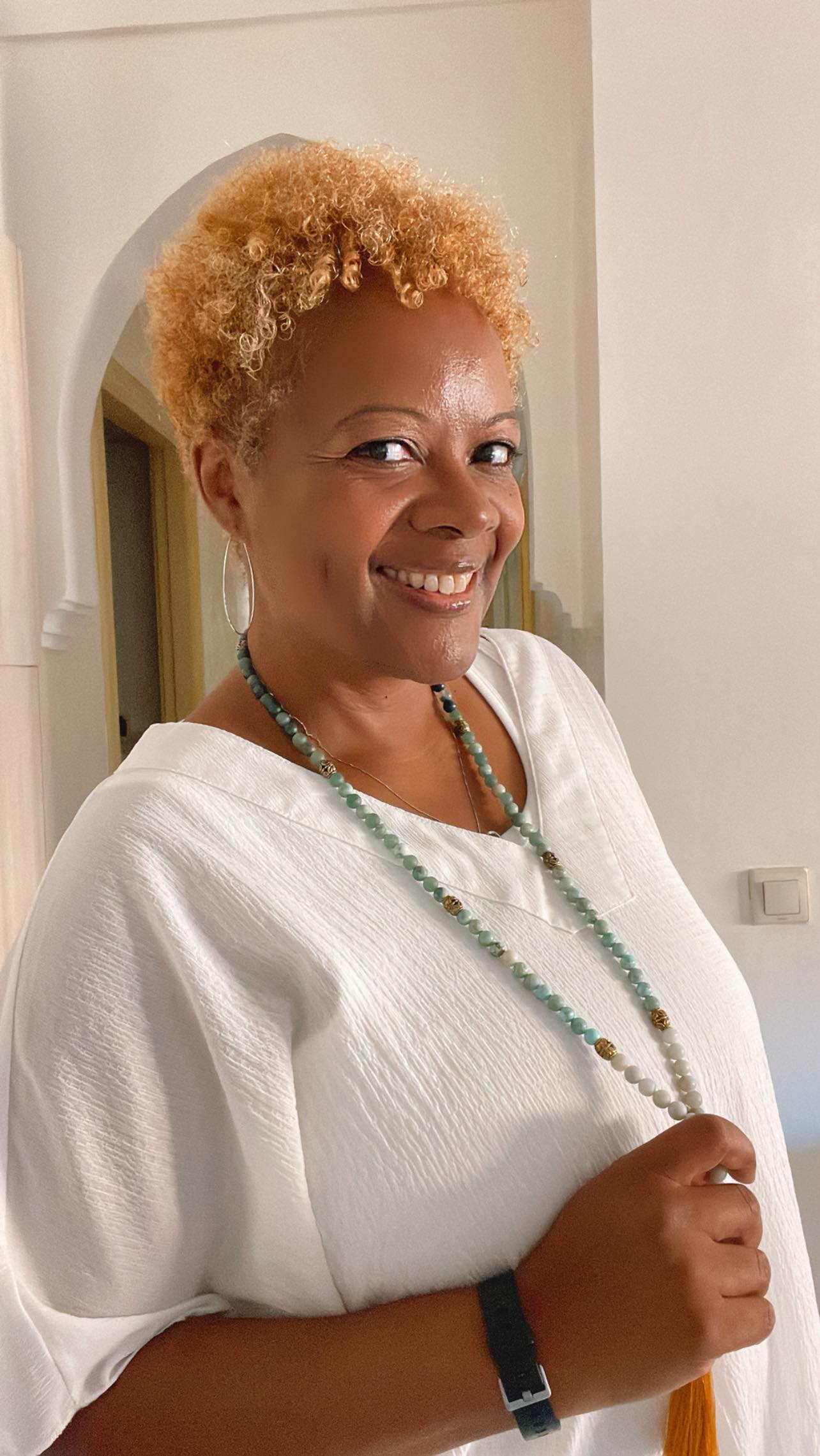 How to Live Beyond Borders with Transformation Coach Tina C. Hines ...